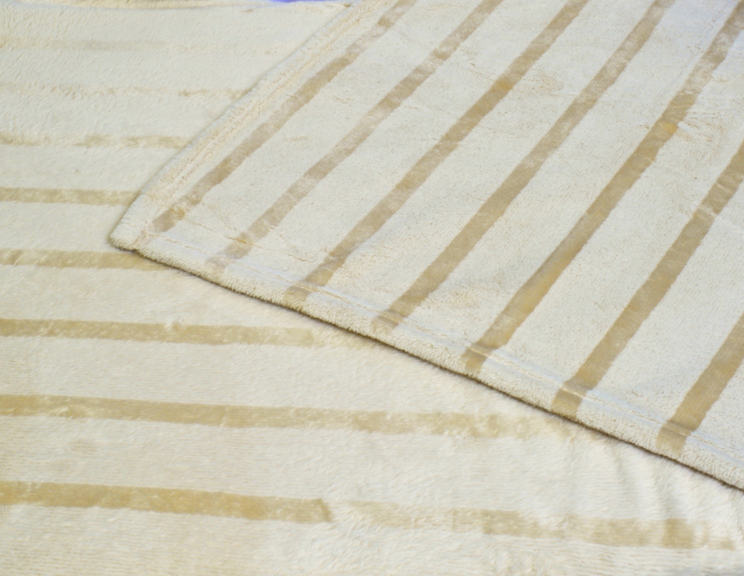NAPA Plush Cashmere Throw Blanket Latte King 108"x 90"， Striped ...