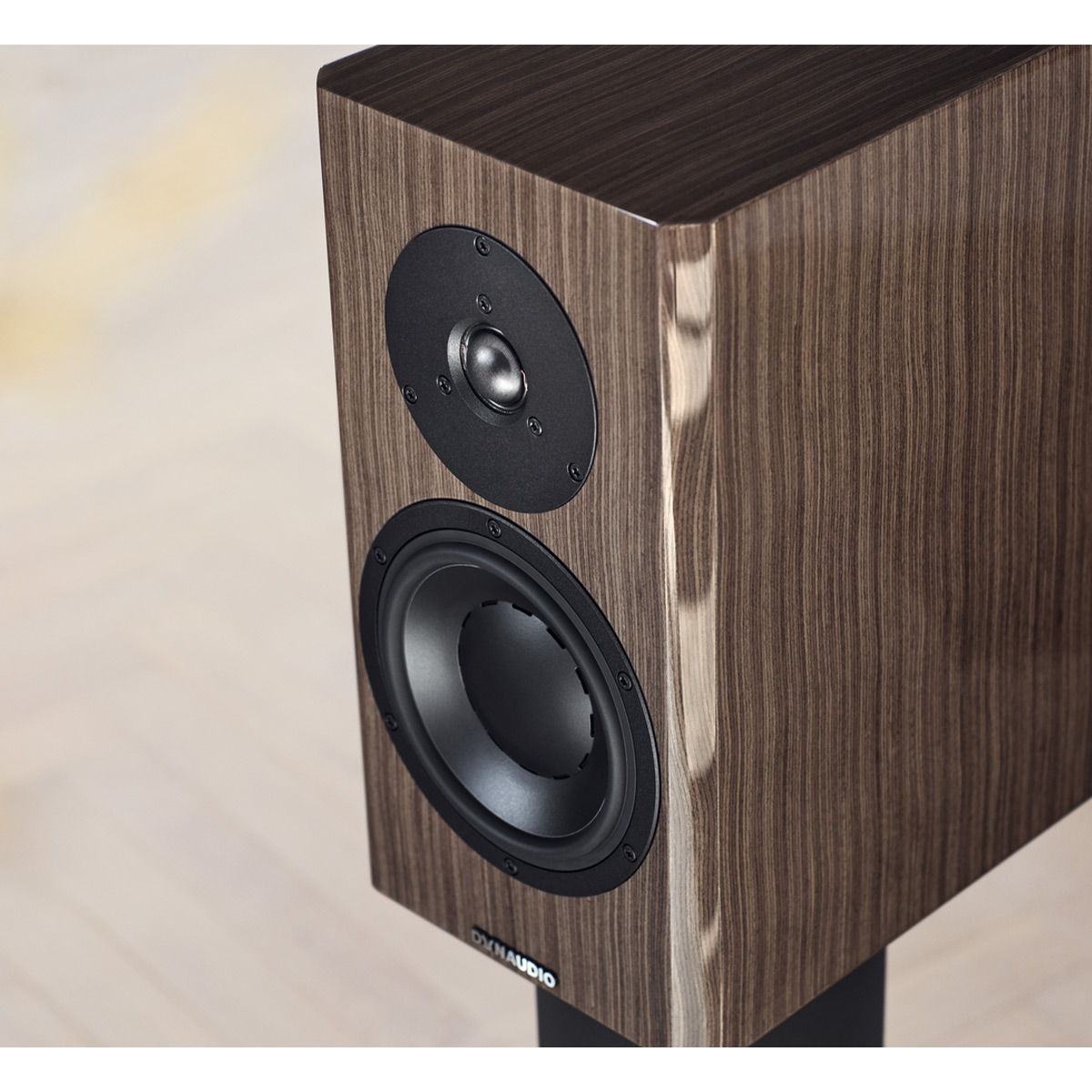 Dynaudio Special 40 Bookshelf Speakers Pair Ebony Wave High Gloss Dynaudio Special 40 Bookshelf Speakers Pair Ebony Wave High Gloss