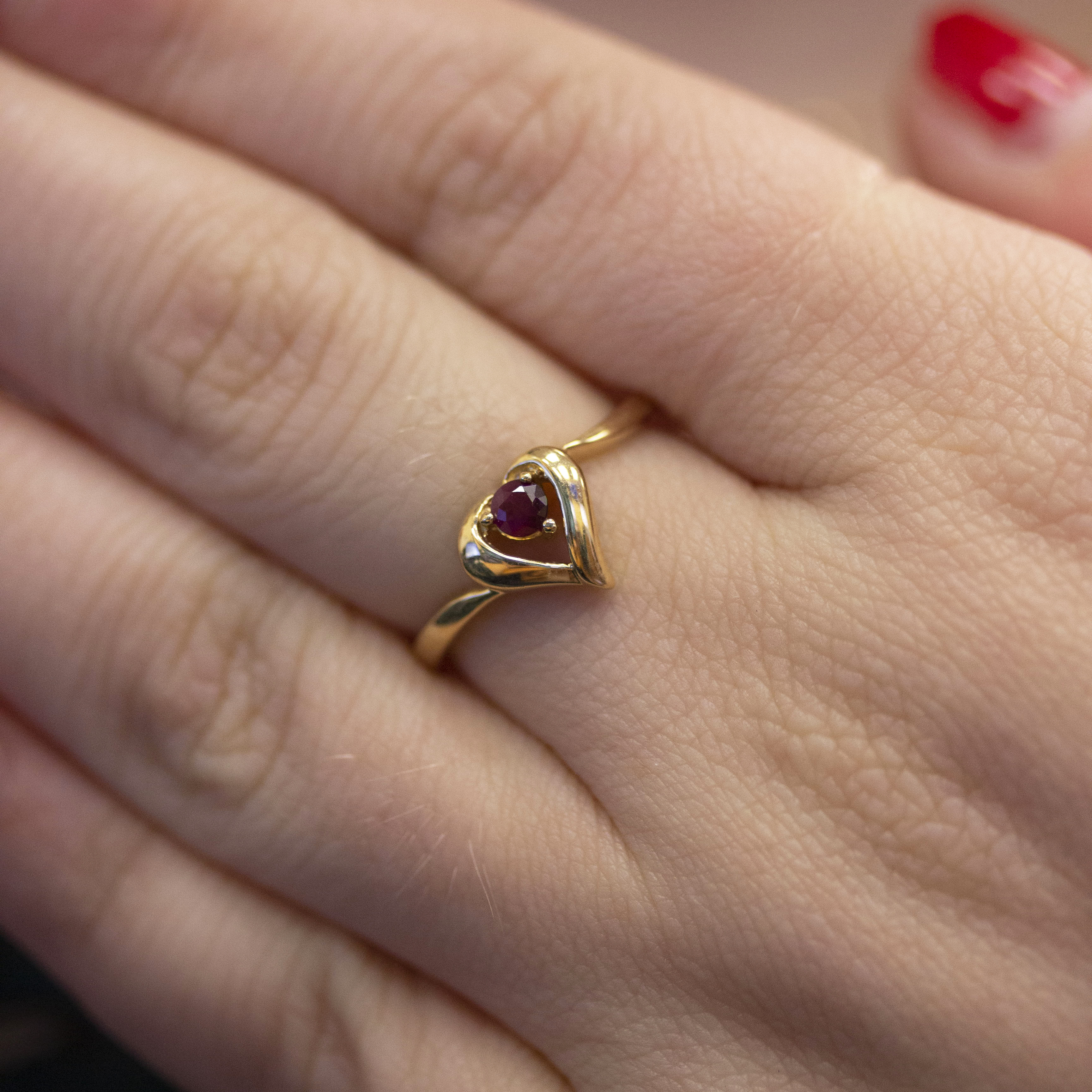 10k Yellow Gold Round Ruby Heart Ring | eBay