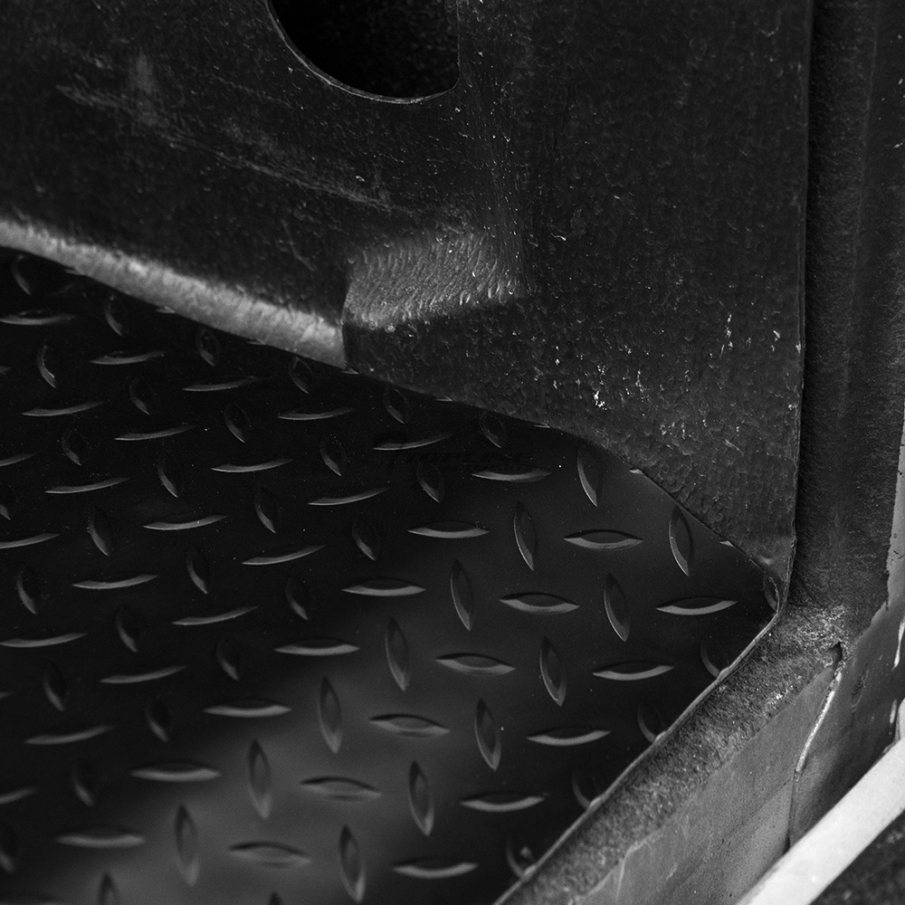 Topline For 99-07 Silverado/Sierra Stepside 6.5' Rubber Truck Bed Mat ...